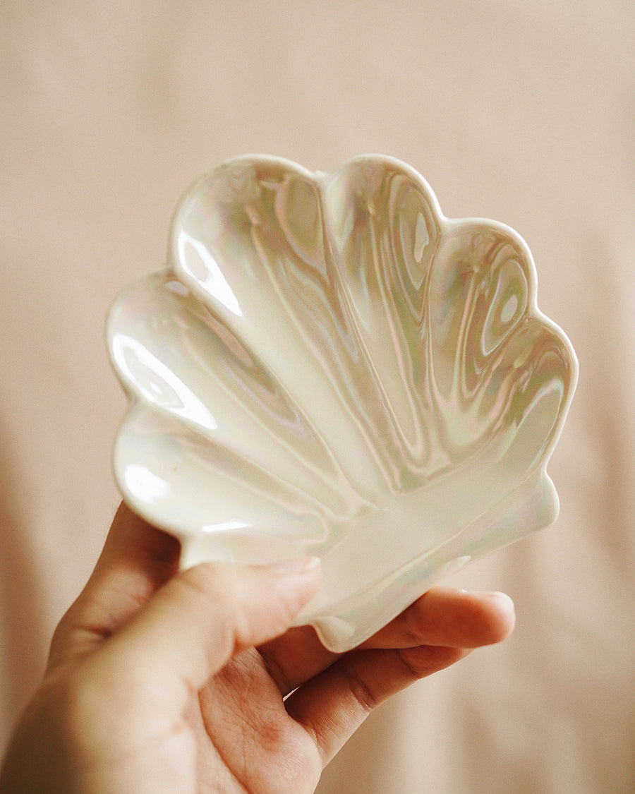 Holographic Sea Shell Plate | Olive & Iris
